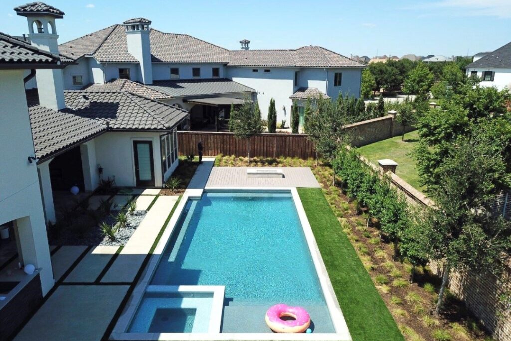 Pool Construction in Dallas | Custom Pool & Spa Designs